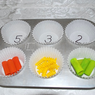 Colored Pasta. Hands On Counting, Sorting, and Pattern Activities